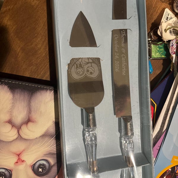 Mickey and Minnie Mouse Kiss Heart Wedding Glasses and Knife Set FREE ...