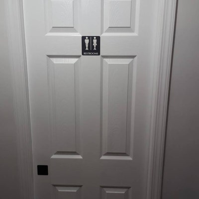 FUNNY BATHROOM SIGN Cross Legs Unisex Restroom Sign Plaque - Etsy