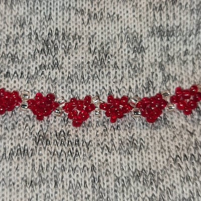 Valentine's Heart Beading Tutorial, Seed Bead Hearts Daisy Chain Beaded ...
