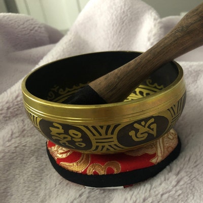 Tibetan Singing Bowl Set Authentic Hand-tuned Sound Bowl Perfect for Meditation Yoga, Relaxation ...