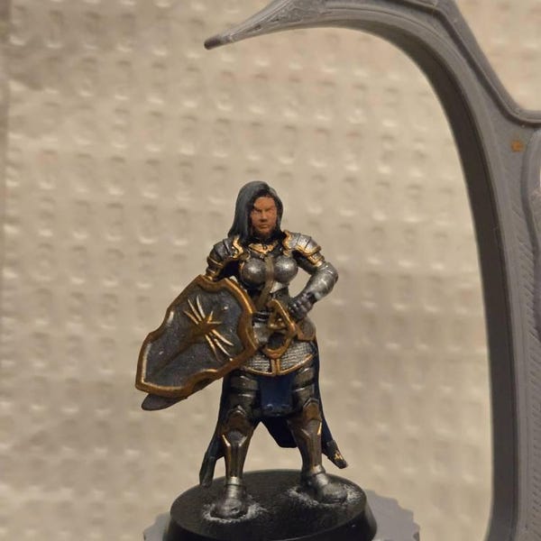 32mm Female Halfling Thief by White Werewolf Tavern Choose Your Figure ...