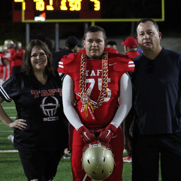 Football Ribbon Lei/senior Night/sport Night/graduation Leis/spirit ...