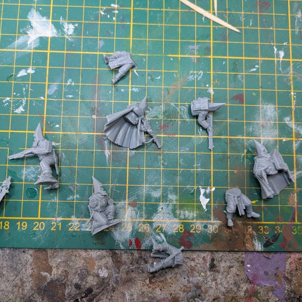 Orbital Knights Heavy Assault Armour Infantry W. Claws (x21) | 8mm ...