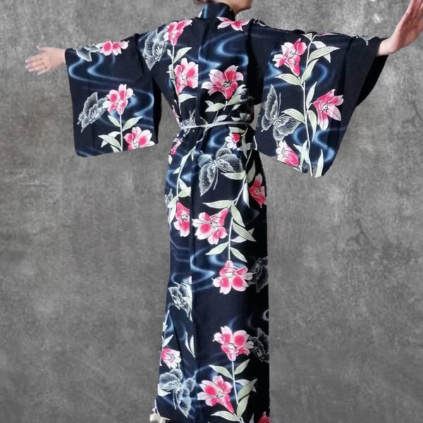 Antique Japanese Kimono Artist Work Japanse Silk Kimono Luxorious ...