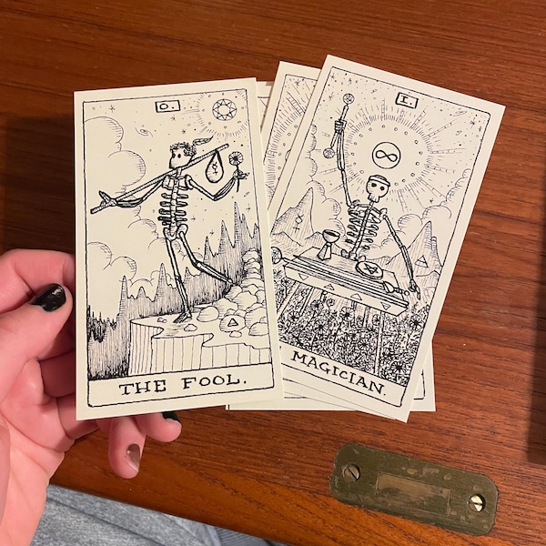 The Tarot Obscura | Complete Tarot Deck With 78 Cards, Guidebook, and ...