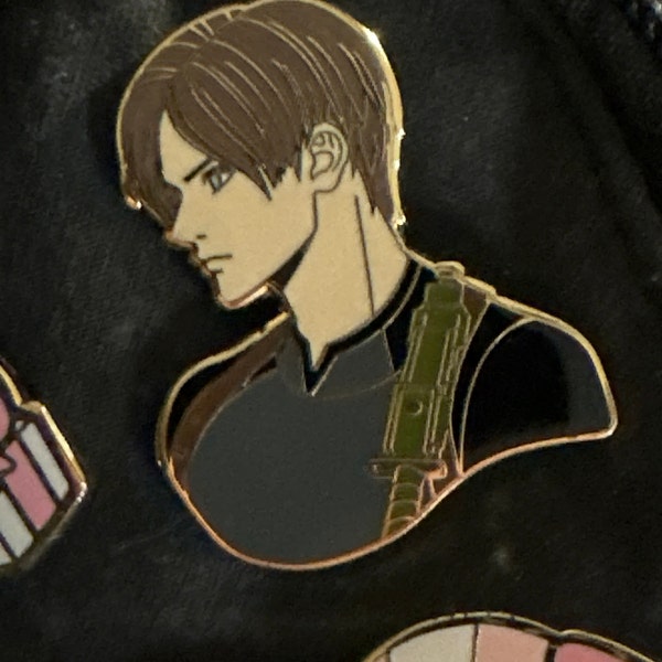 Resident Evil 4 - Leon Kennedy - Hard Enamel Pin - Etsy