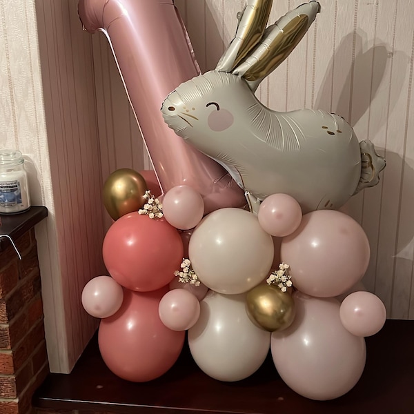 DIY Pink Bunny Balloon Sculpture, Bunny Birthday Balloon Sculpture ...