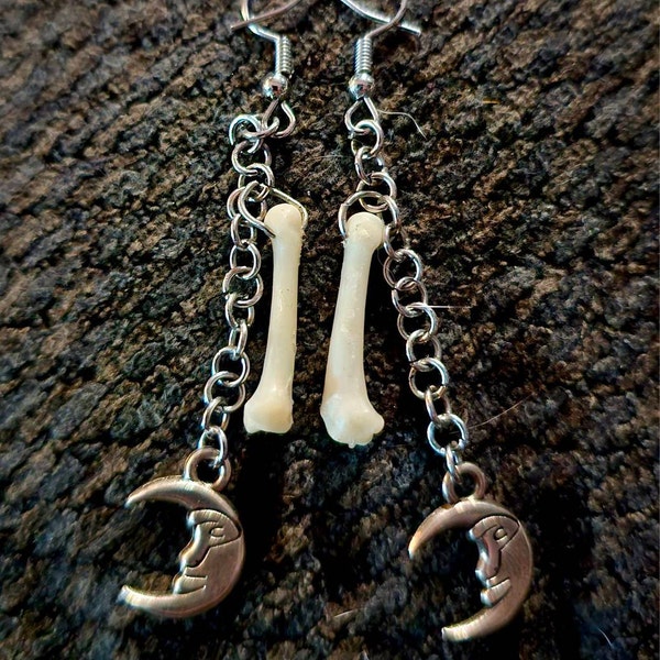 Gothic Cross Rattlesnake Vertebrae Necklace - the Coquette Collection ...