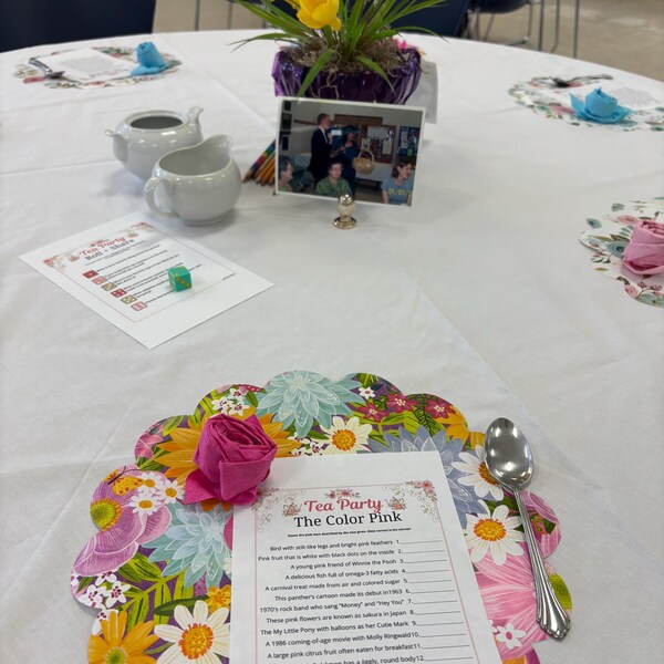 Office Party What’s on Your Desk? Scavenger Hunt Game, Work Party Ideas ...