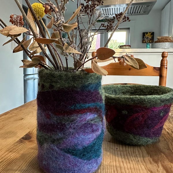 LEARN TO SPIN - Beginner's Spinning Kit With Drop Spindle and Merino ...