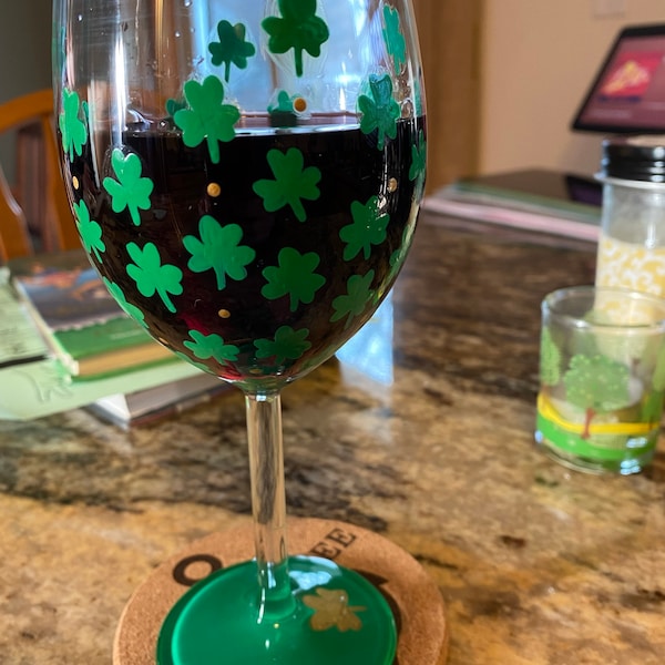 Hand Painted Shamrock Wine Glass: St Patrick's Day Gift - Etsy