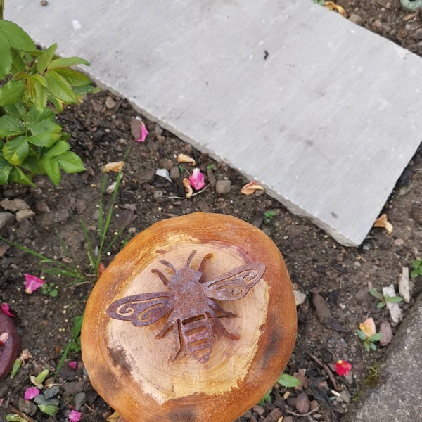 Rusty Metal Honey Bee- Rusty Insect - Pagan Garden Gift - Rusty Bee ...