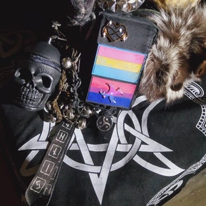 Pride Enamel Pins achillean, Sapphic, Bi, Trans, Nb, Ace, Aro, Aro-ace ...