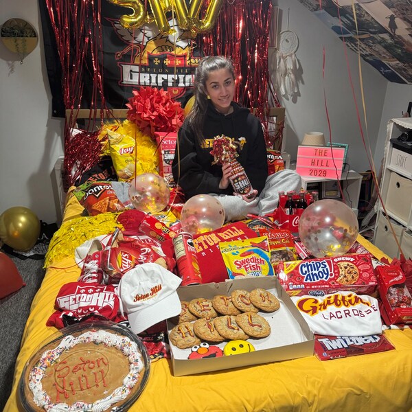 Custom/personalized Bedazzled Bottles. Bed Parties/ Dorm Decor ONE LOGO ...