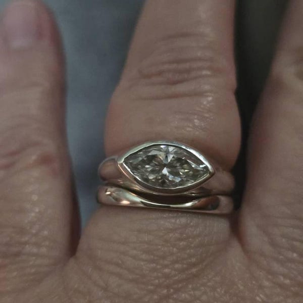 2.30 CT Oval Cut Swirl up to Encircle Bypass Setting Engagement Ring ...