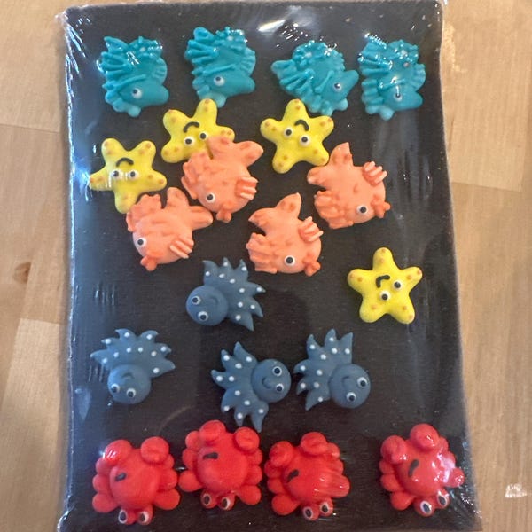 SEA LIFE Royal Icing Decorations - 20 Pieces Cupcake or Cake Toppers ...