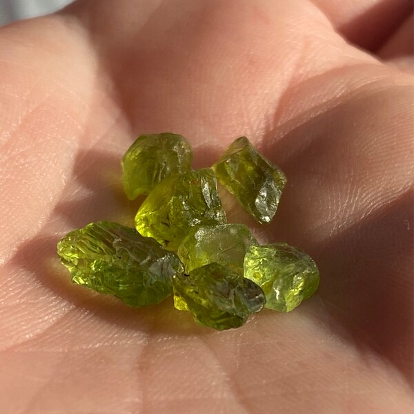 AAA Quality Natural Peridot Rough Gemstone, Bright Green Peridot ...