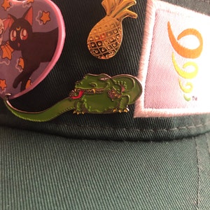 INFINITY GAUNTLET 3D Gold Metallic Enamel Pin - Etsy