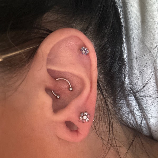 Stunning 16g Opal Flower Internal Push Bioflx Lip, Medusa, Tragus ...