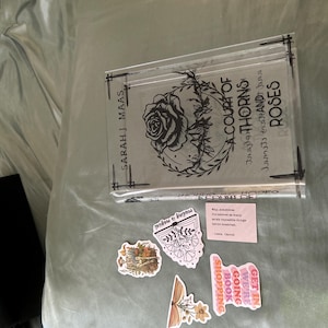 Acrylic Book Vase - ACOTAR A Court of Thorns and Roses - Etsy