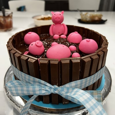 Fondant Pigs Cake Toppers Fondant Pig in Mud Fondant Pig Farm Party ...