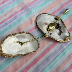 William Morris Granville Gold and Green Scallop Shell Dish Ornament ...