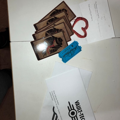 Un-official Handmade Fallout 4 Silver Shroud Calling Cards/business ...