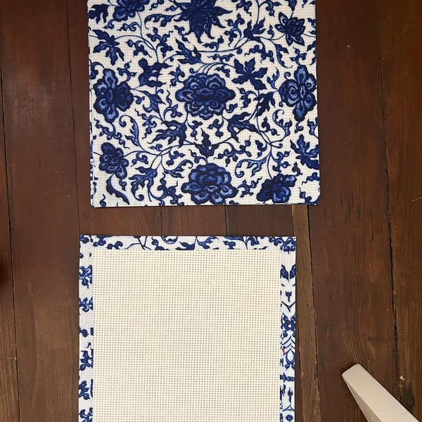 Faux Silver Grey Alligator Crocodile Wedge Placemat for Round Tables ...