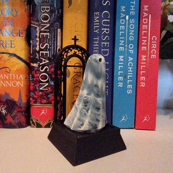 York Ghost Merchant Figurine Stand Tower / Gothic Stand / Apothecary ...