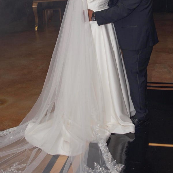 Scallop Cut Blue Flower Veil, Mermaid Tail Bridal Veil, Veil Wedding ...