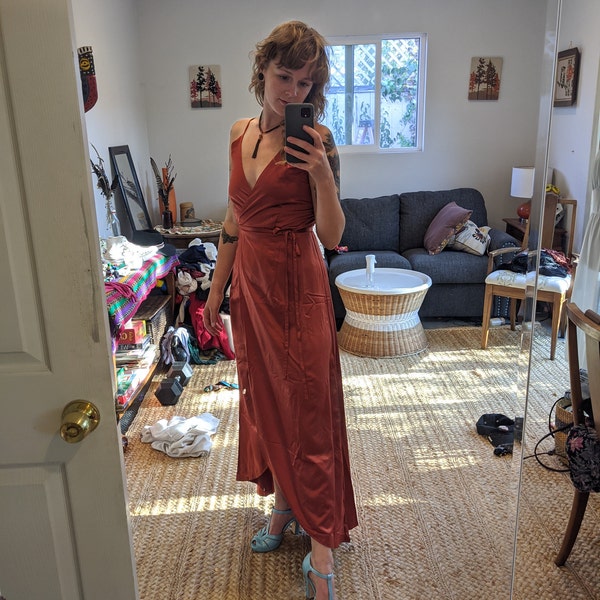 Rost Farbe Satin Brautjungfernkleid, Hochzeitskleid ...