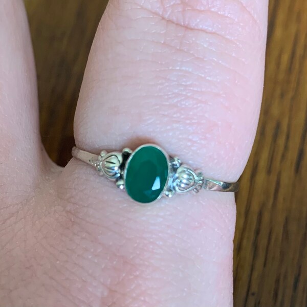 Raw Emerald Sterling Silver Ring, Natural Green Emerald Dainty Botanical Ring, 925 Silver ...