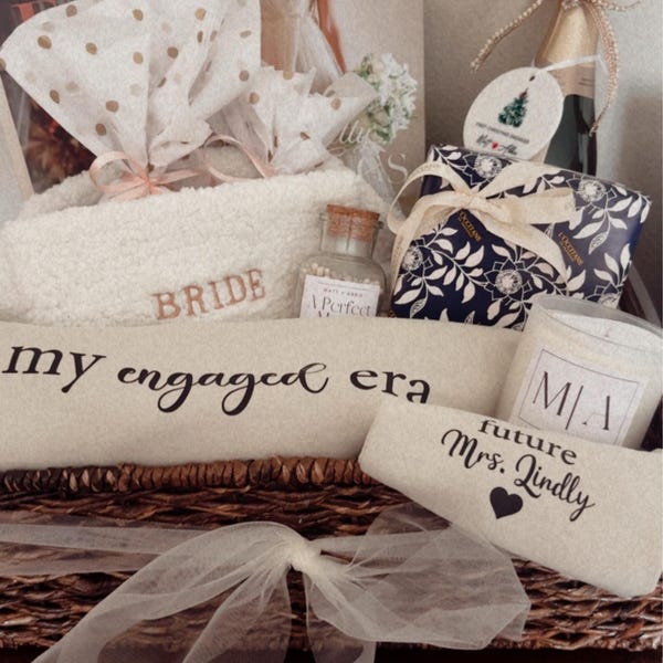 Handmade Clay Place Cards: Personalized Wedding Oyster Shell Name Tags ...