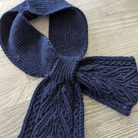 Charming Cable Scarf (keyhole / Ascot / Pull-through / Vintage / Stay ...