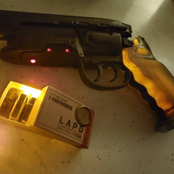 Blade Runner PKD Blaster Prop Ammo Box W/lumi-shok Rounds Deckard ...