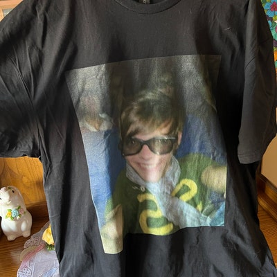 Louis Tomlinson Movie Theatre Selfie Meme T-shirt Cursed One - Etsy