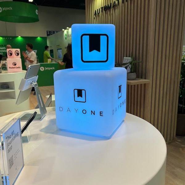 Customized Glow Light Cube - Trade Show/event/retail Logo Display Box ...
