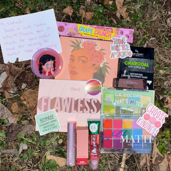 18 Full-sized Makeup Mystery Beauty Box, Cosmetic Products, Beauty ...