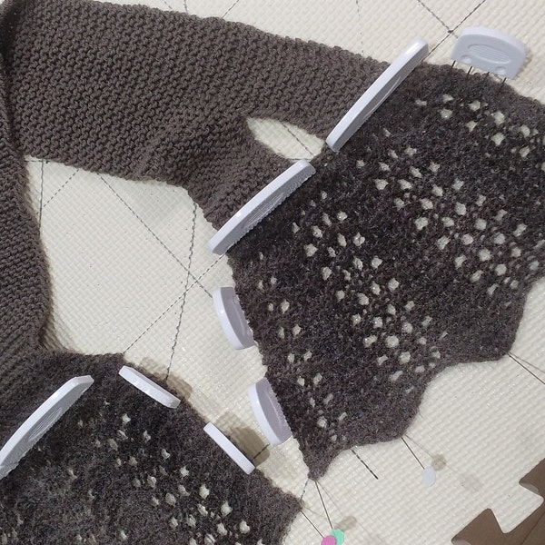 Easy Beginner Womans Miss Marple Lacy Criss-cross Neckwarmer Also ...