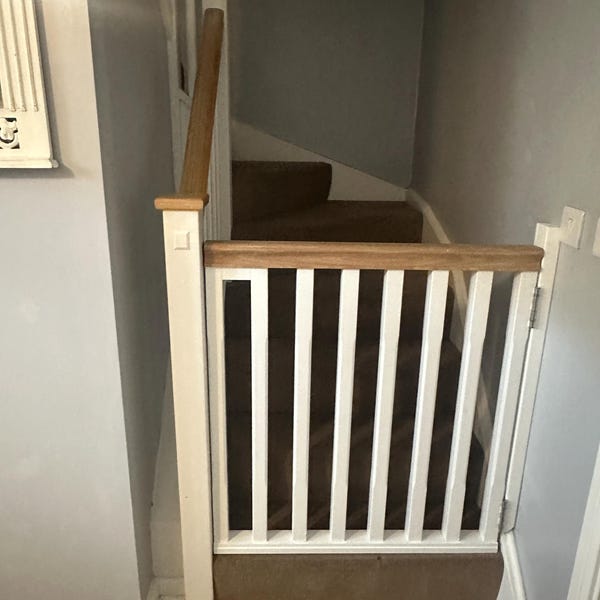 Crown Oak Top Stair Gate - Etsy UK