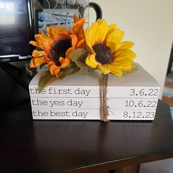 Custom Book Stack Centerpiece||wedding & Home Decor||made With Real ...