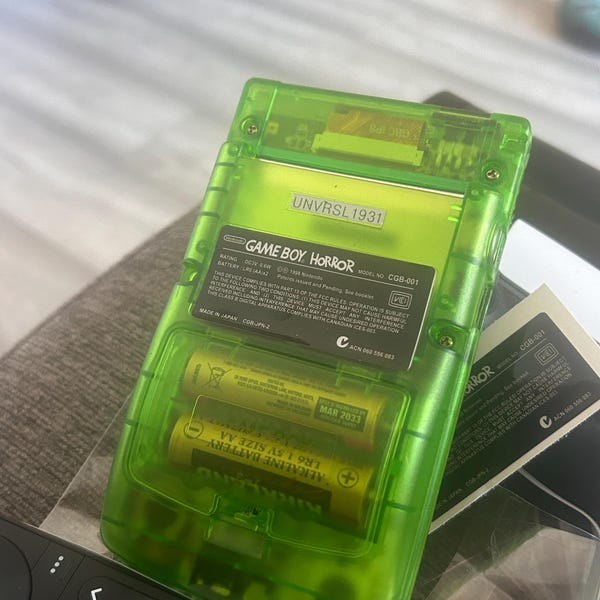 Cosmo Con Button - Etsy