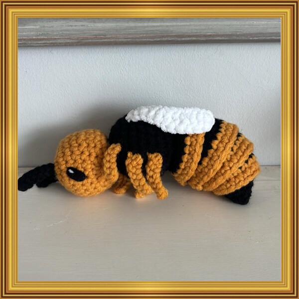 Crochet PATTERNS: Amanda the Bee & Willow the Wasp (english/français ...
