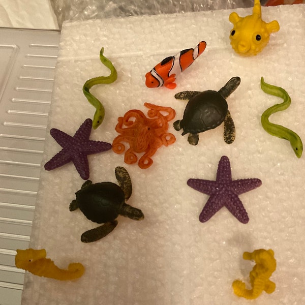 Tiny Eel Figurine - Soft Plastic Animal for Diorama or Aquarium ...