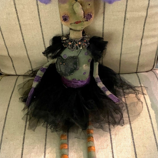 SALE Primitive Folk Art Halloween Witch 401 Greta Greenwitch Doll ...