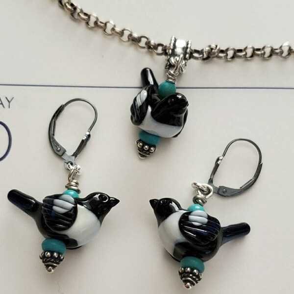 Tiny Magpie Bird Bead Glass Birds PAIR OR SINGLE, Lampwork Bird Beads ...