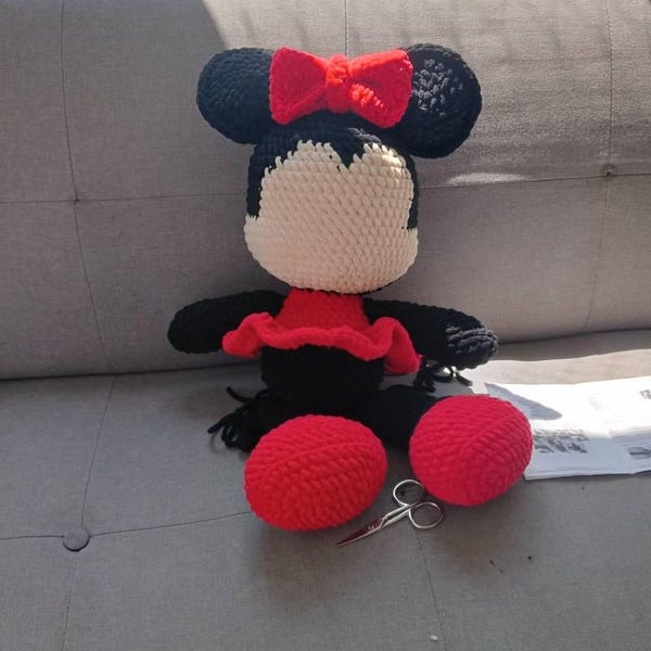 Mika the Mouse | Amigurumi Crochet Pattern by Linhas De Algodão ...