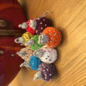 Mini Christmas Baubles Ferrero Rocher Cover Pattern, Christmas Knitting ...