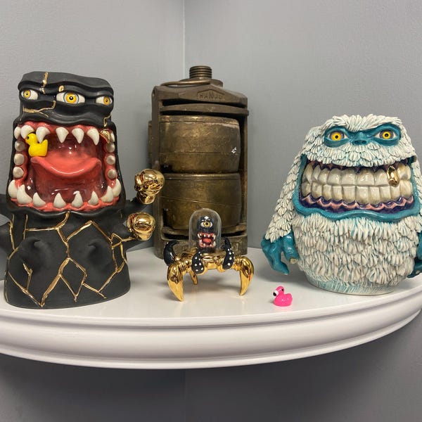 26" Porcelain Yeti Wall Sculpture by Oscar Yaquian - Etsy