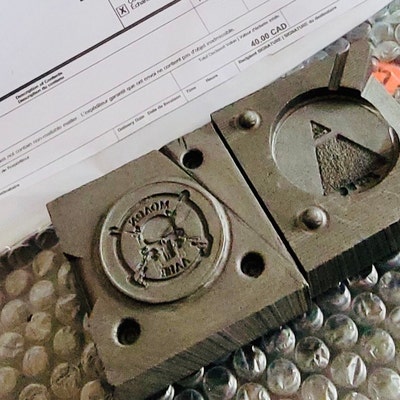 Custom 2 Sided COIN Logo Graphite Molds. - Etsy